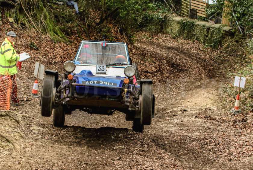 Duncan Stephens wins Dry Cotswold Clouds – Classical Gas